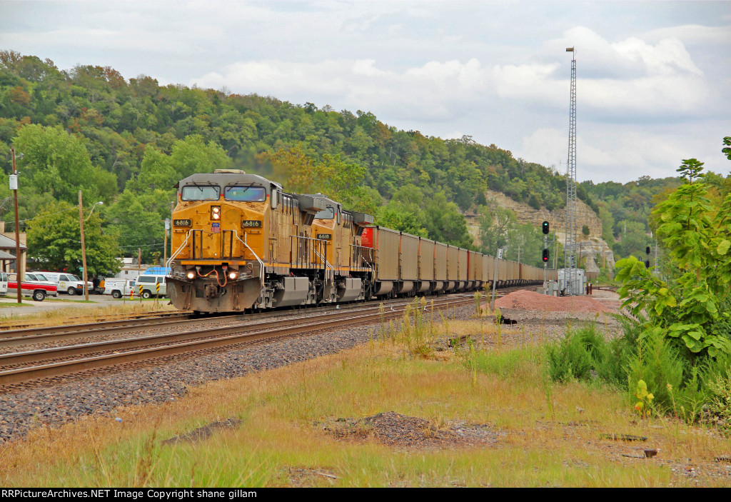 UP 6816 rocks a wb coal thur pacific mo.